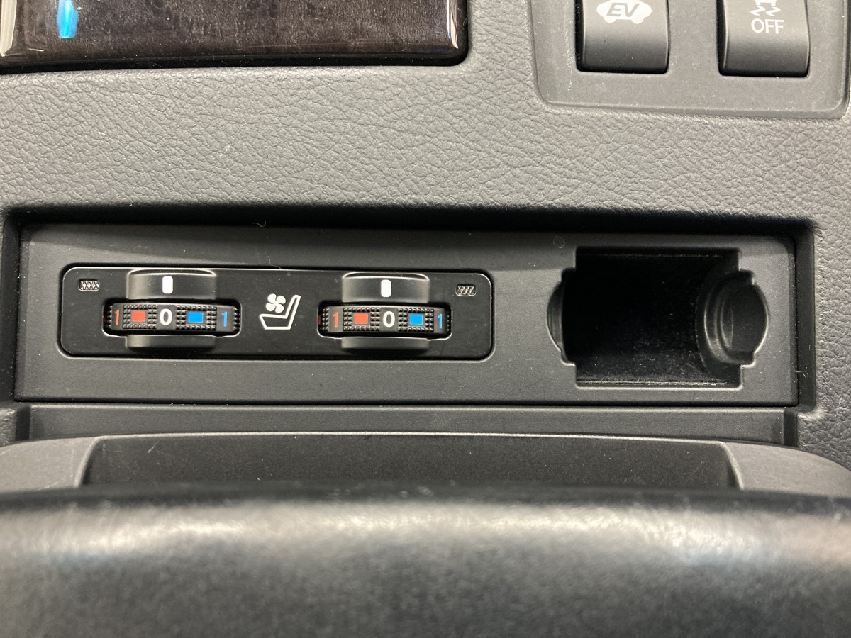 レクサス レクサスRX 450hバージョンL 4WD 4WD ナビ Bモニタ- LED 合皮シート｜中古車情報｜U-CAR STATION｜ネッツトヨタ富山